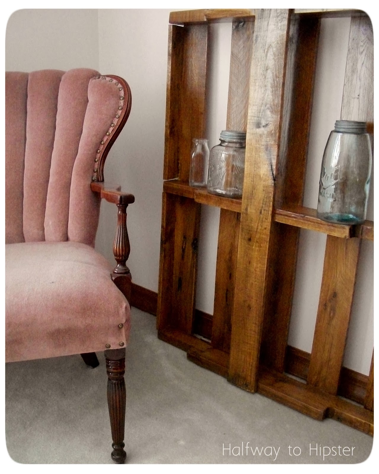 Halfway To Hipster: DIY Pallet Shelf