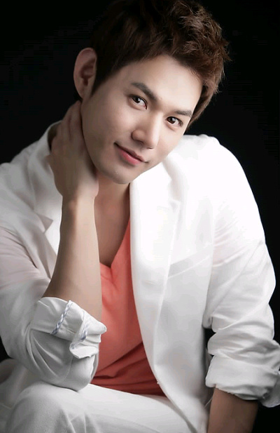 Jun Ji Hoo (전지후) Jeon Ji Hoo Profile and Biography 2013 ~ CELEBRITY STATUS