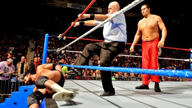 WWE In live!!!!: THE GREAT KHALI vs DAMIEN SANDOW