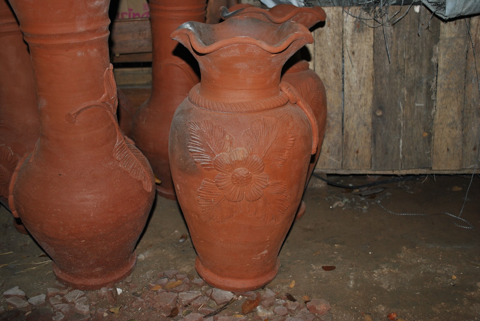 Gerabah: Mengecat gerabah