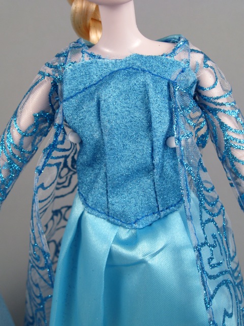 Anna and Elsa Knockoff Dolls From China | The Toy Box Philosopher