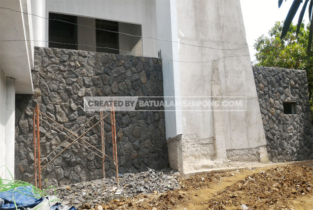 Pemasangan Fasad Batu Palimanan dan Batu Curi di Cluster Lotus Palace ...