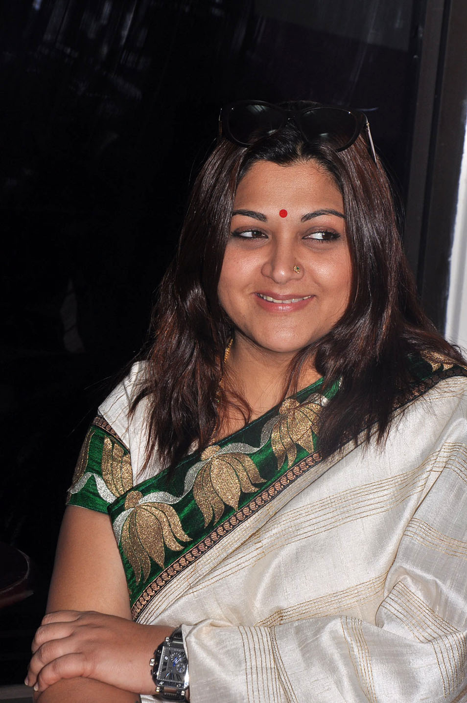 Kushboo Latest Hot Saree Photos ~ Film ActressMalayalam Film Actress ...