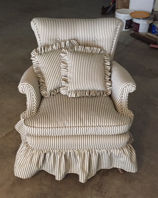 Nip 'n Tuck Upholstery: Ladies chair with a little ruffle!