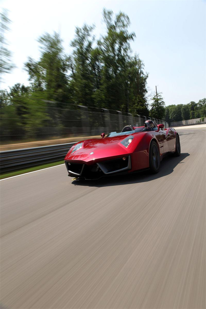 PiRANOIAS: SPADA CODATRONCA Barqueta!! Vaya coche precioso!!