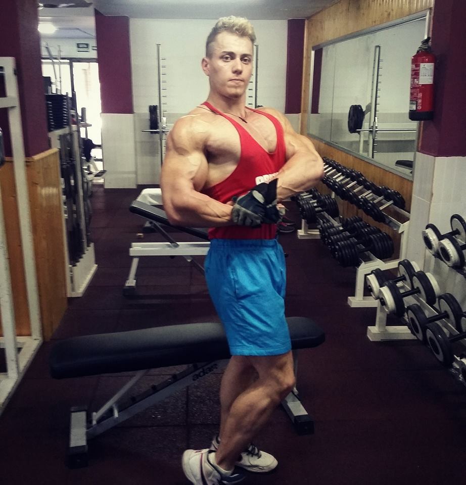 the beauty of male muscle: September 2017