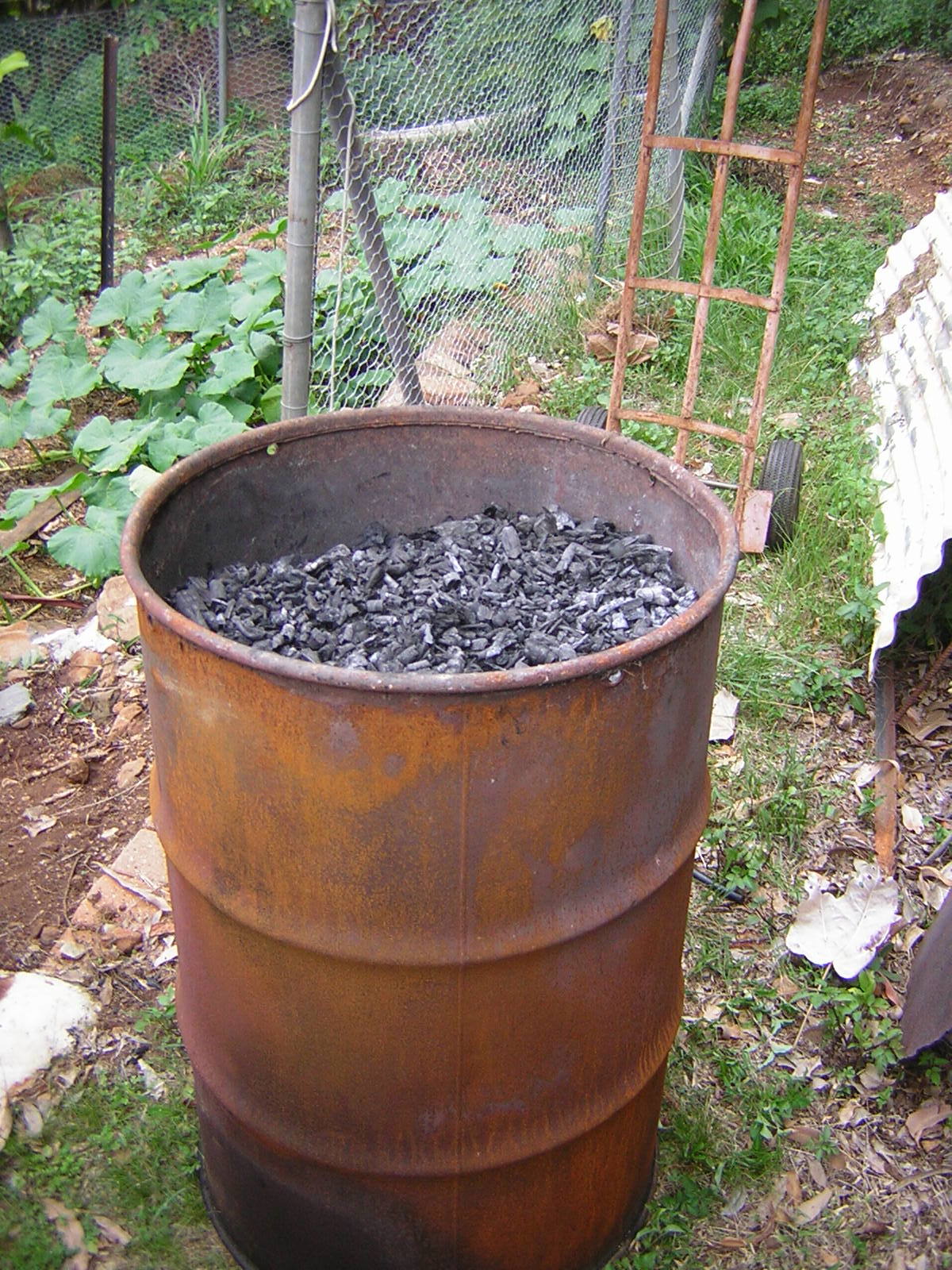 Bruce Teakle's Pages: Quick and easy biochar in a 200 litre (44 gallon ...
