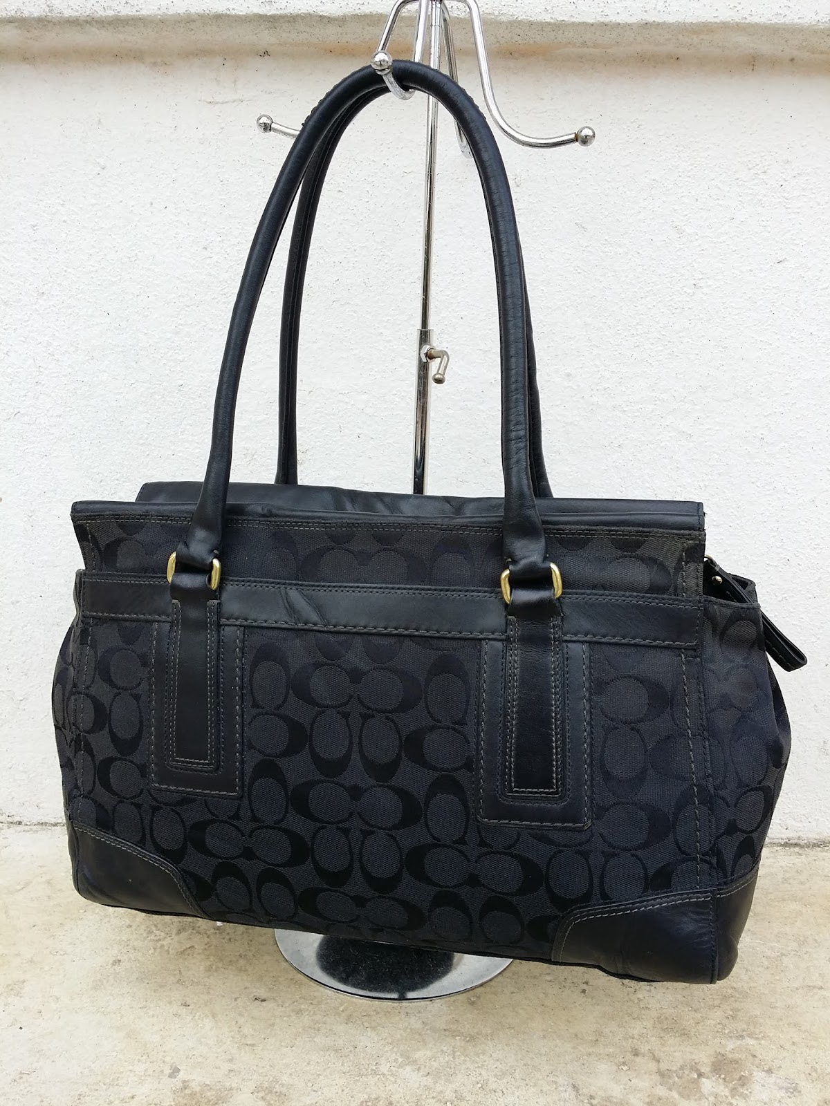 Real Coach Bag Label | IUCN Water