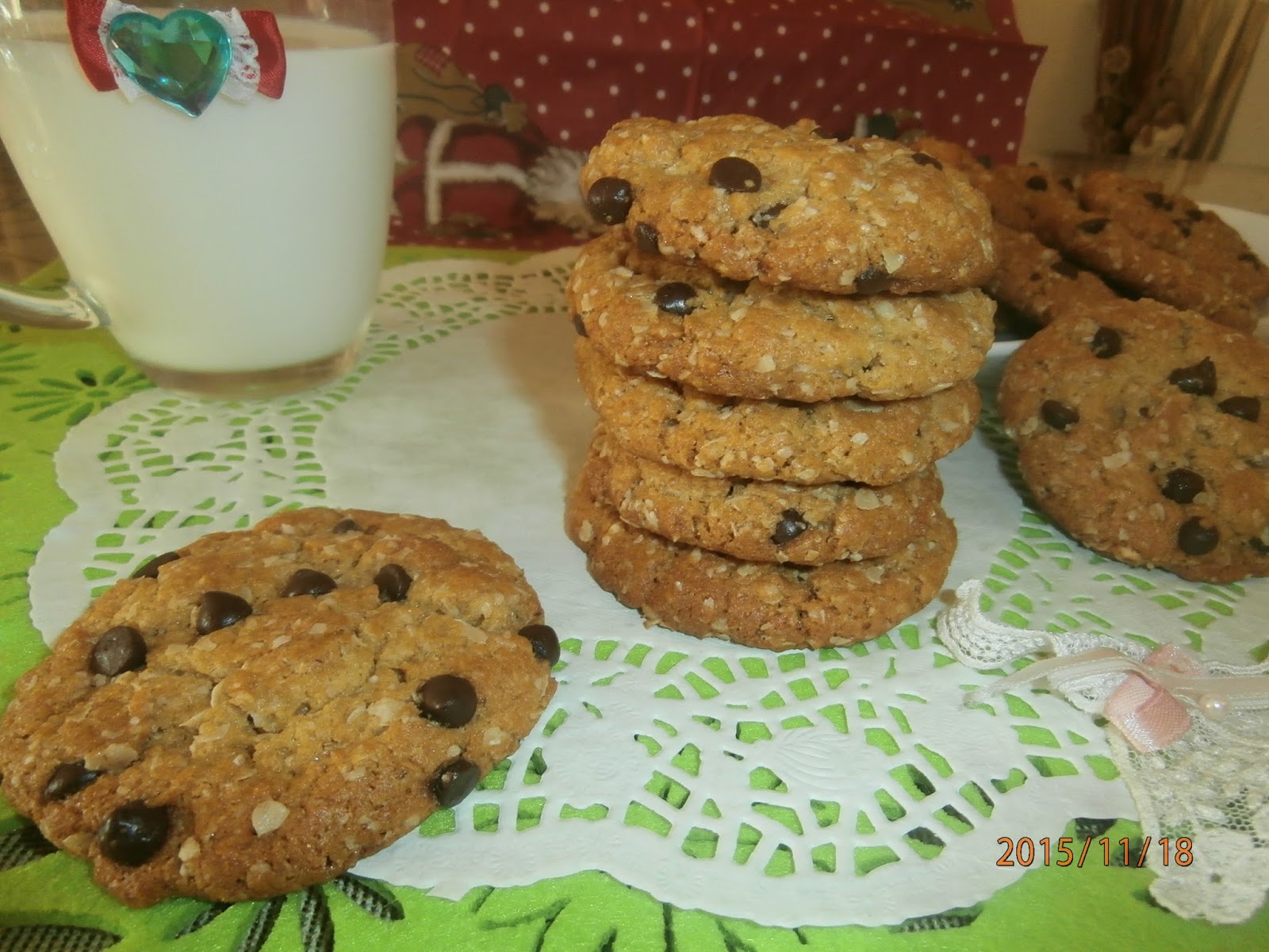 ΠΛΑΘΩ ΖΥΜΑΡΑΚΙΑ ΜΕ ΤΑ ΔΥΟ ΧΕΡΑΚΙΑ ..: COOKIES ME TAXINI ΚΑΙ ΒΡΩΜΗ
