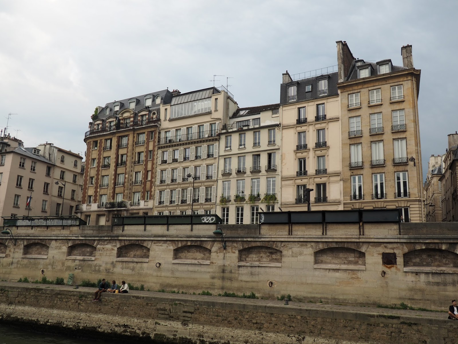 Fun Fact and Tips on Travelling in Paris ~ Ee Sing's Traventures