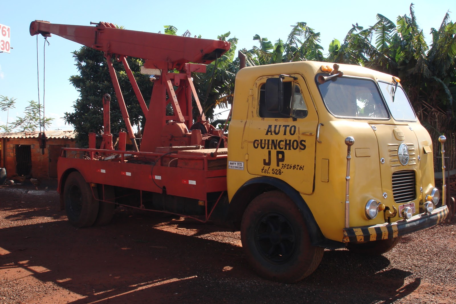 Veículos em Geral: Caminhão FNM D11.000 Guincho