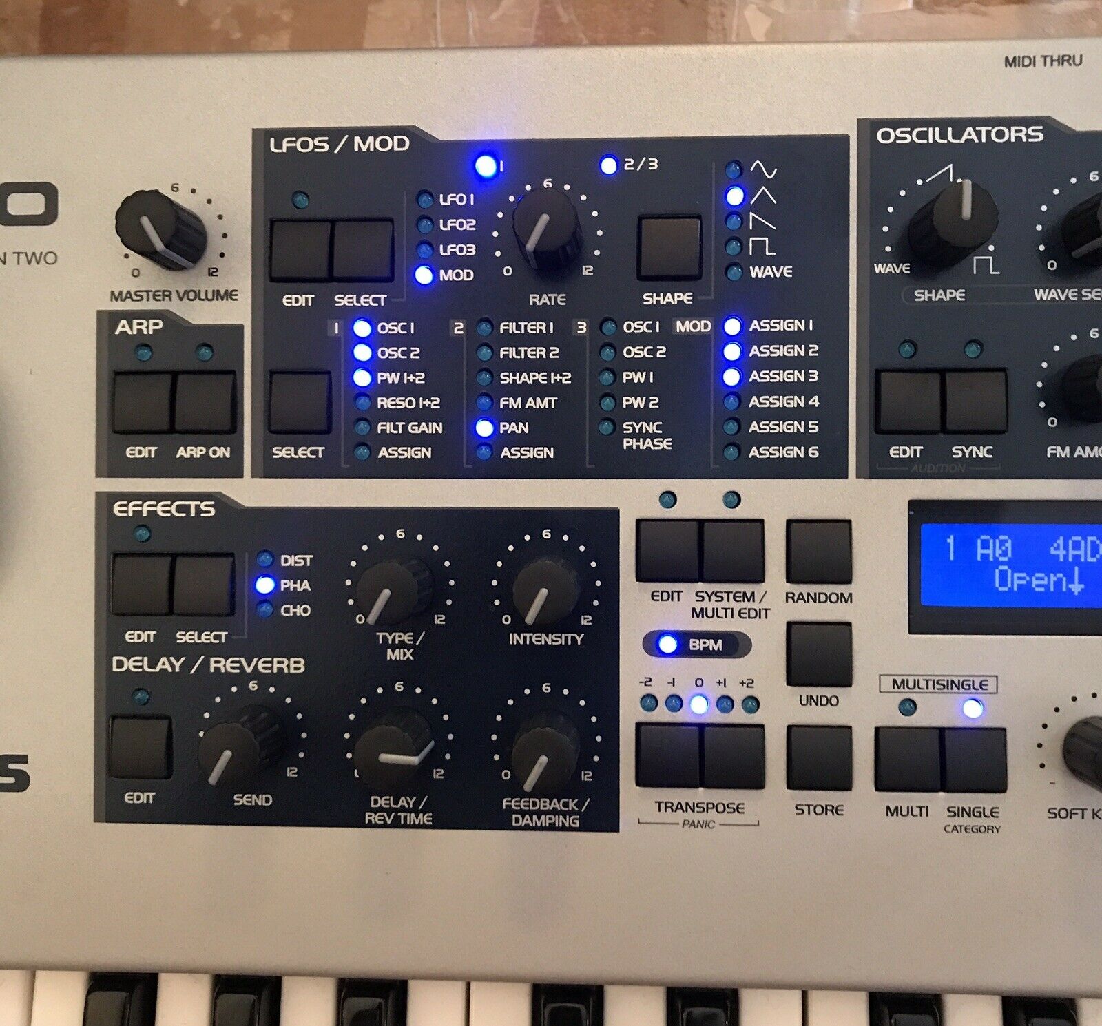 MATRIXSYNTH: Access Virus C Indigo 2 Keyboard Synthesizer SN 10200063 w ...