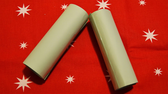DIY CHRISTMAS DINNER TABLE CRACKERS - A Life With Frills