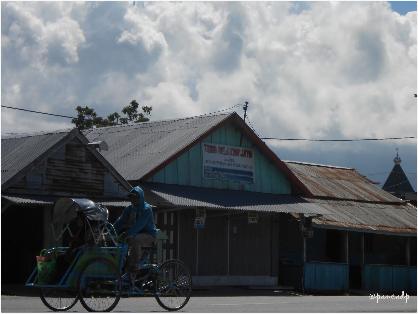Perjalanan hidup . . . . .: Menuju Labuha: Ibu Kota Kabupaten Halmahera ...
