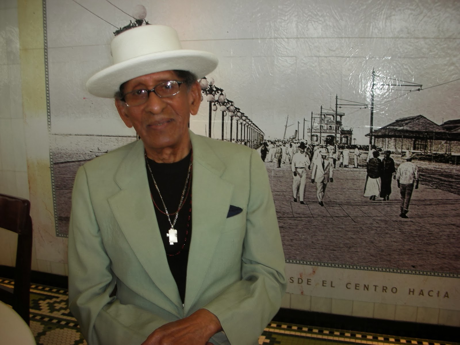 DANZONERO: DANIEL RERGIS AGUILERA "El Catrín"