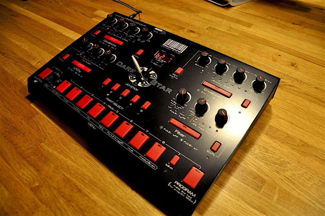 MATRIXSYNTH: Redsound DarkStar Synth with Vocoda Chip