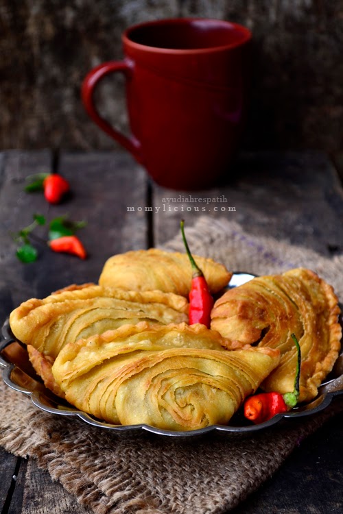 Chicken Curry Puff | Momylicious