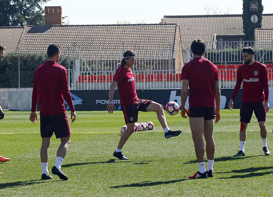 Atlético Defender Shows Off All-New Next-Gen Nike Tiempo Legend 2017-18 ...