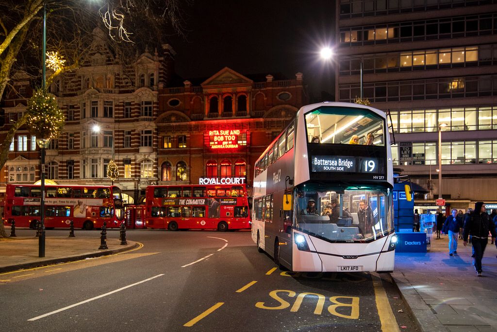 Bus No.19 - Towards Battersea Bridge, South Side - UK Guide