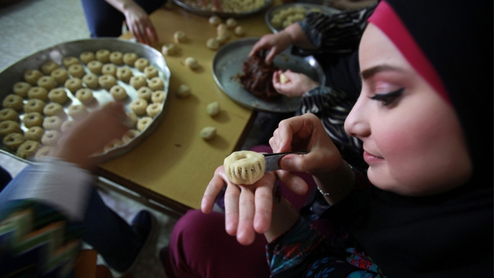 Eating Lunch at Your Desk Boost Employee Productivity