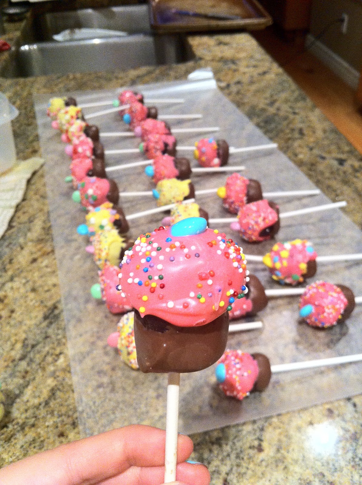 Obviously Teal - A Cooking and Craft Blog: Cupcake Cake Pops