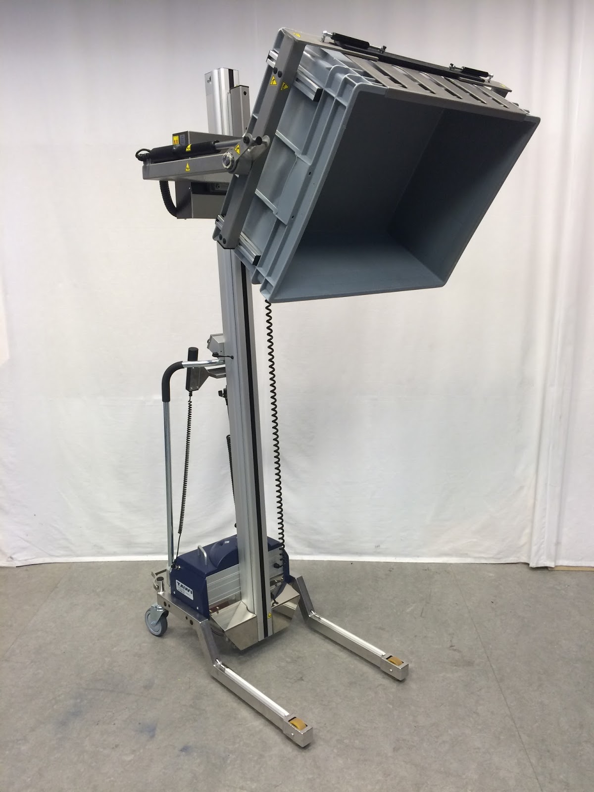 TAWIInternational: Lift, transport, tilt and empty crates with Protema ...