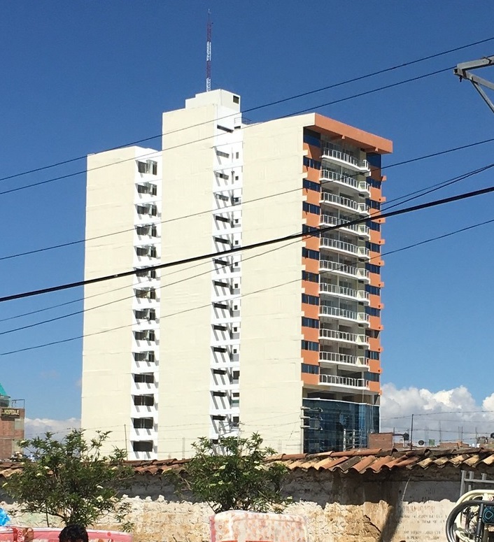 Edificios del Perú: Centro Empresarial Residencial Dos Torres