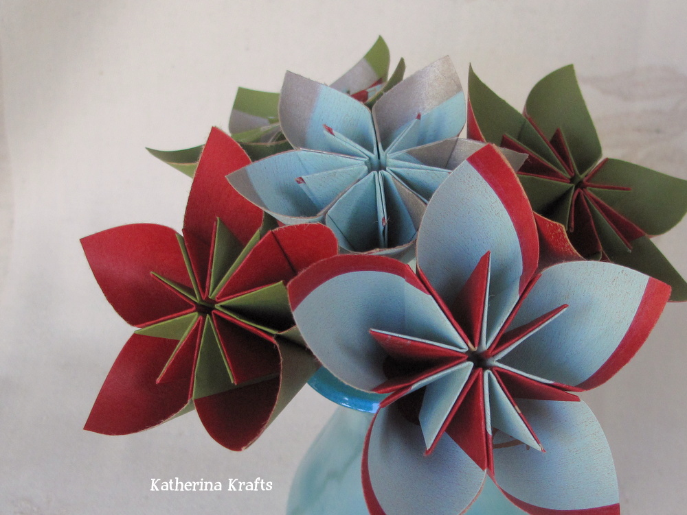 Katherina Krafts: Recycled Gift Bag Flowers
