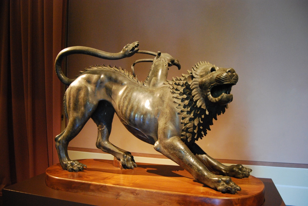 CARACTERES: QUIMERA DE AREZZO