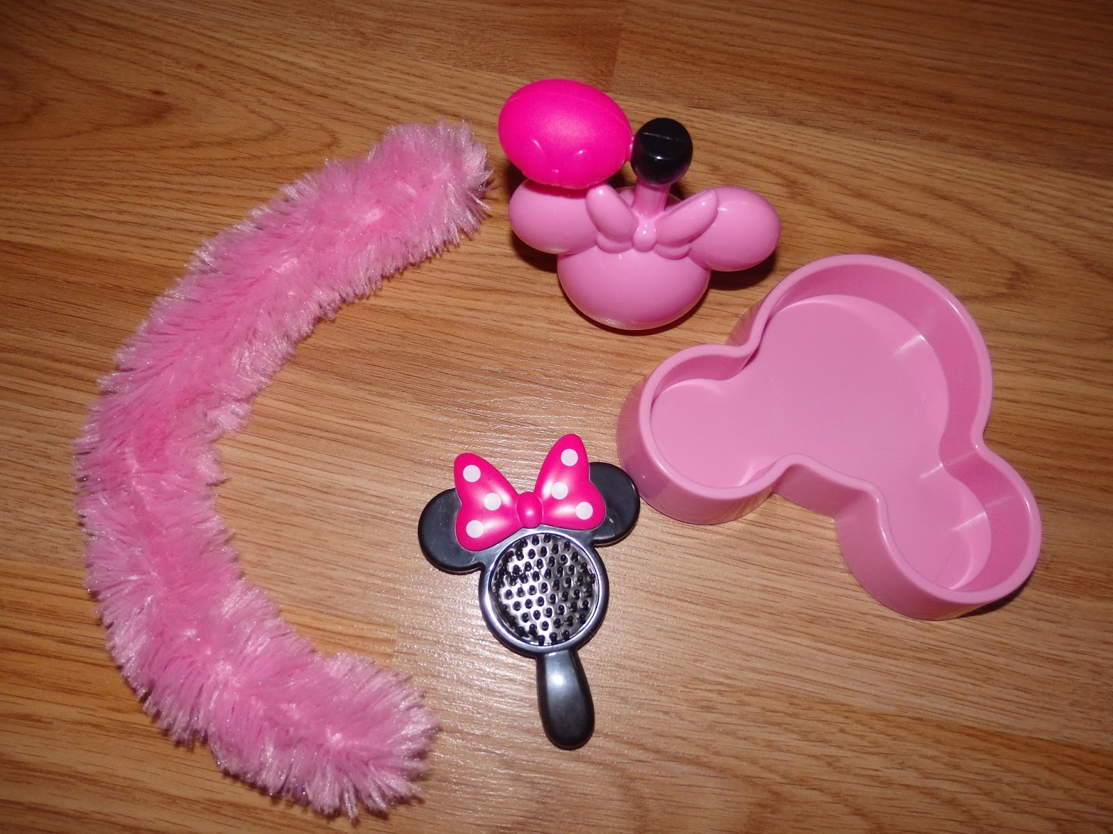 New Age Mama: Celebrate the Release of Minnie's Pet Salon with a ...