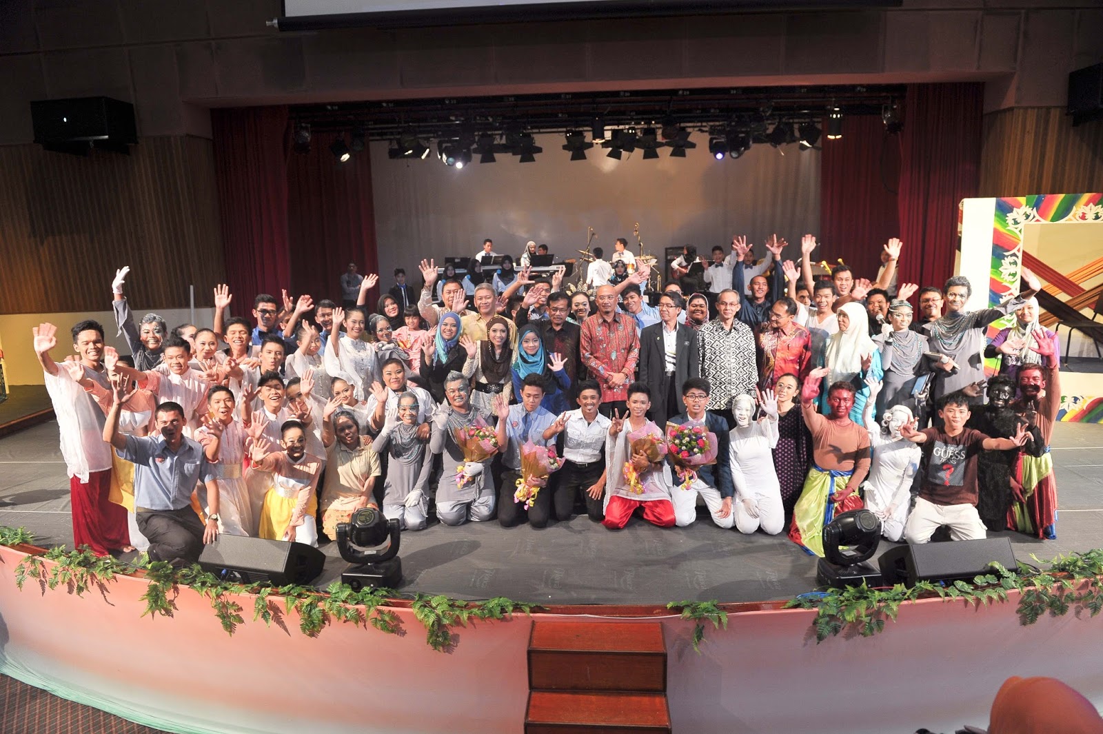 PRODUKSI SENI PERSEMBAHAN SPM 2013, Panggung Budaya, UPSI, Tg Malim ...