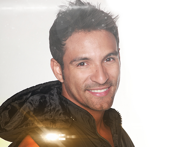 Pipe Calderón en Mundos Opuestos: Farandula Latina