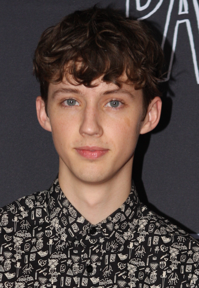 Dear: Troye Sivan