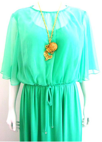 Rogue Vintage: Aquarius Style: Amiable