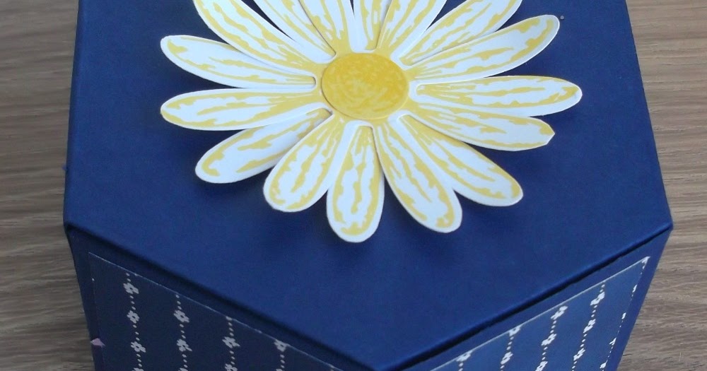 Paper Daisy Crafting: Delightful Daisy week - Day 2