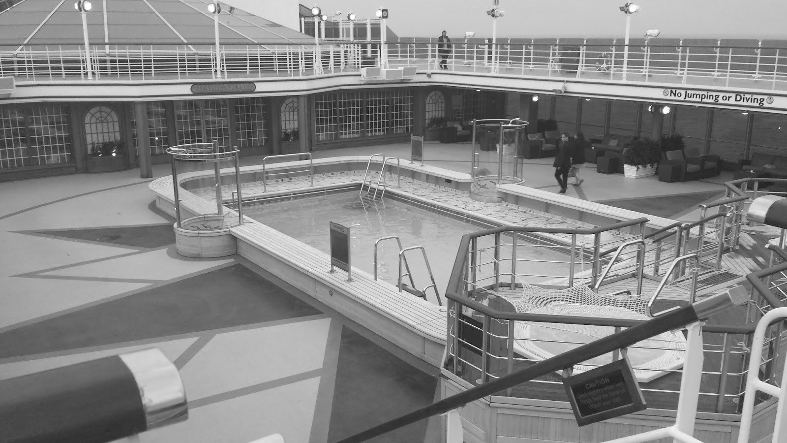 James' Jetsam - Your Cruise Expert: Cunards Queen Elizabeth - Cruise review