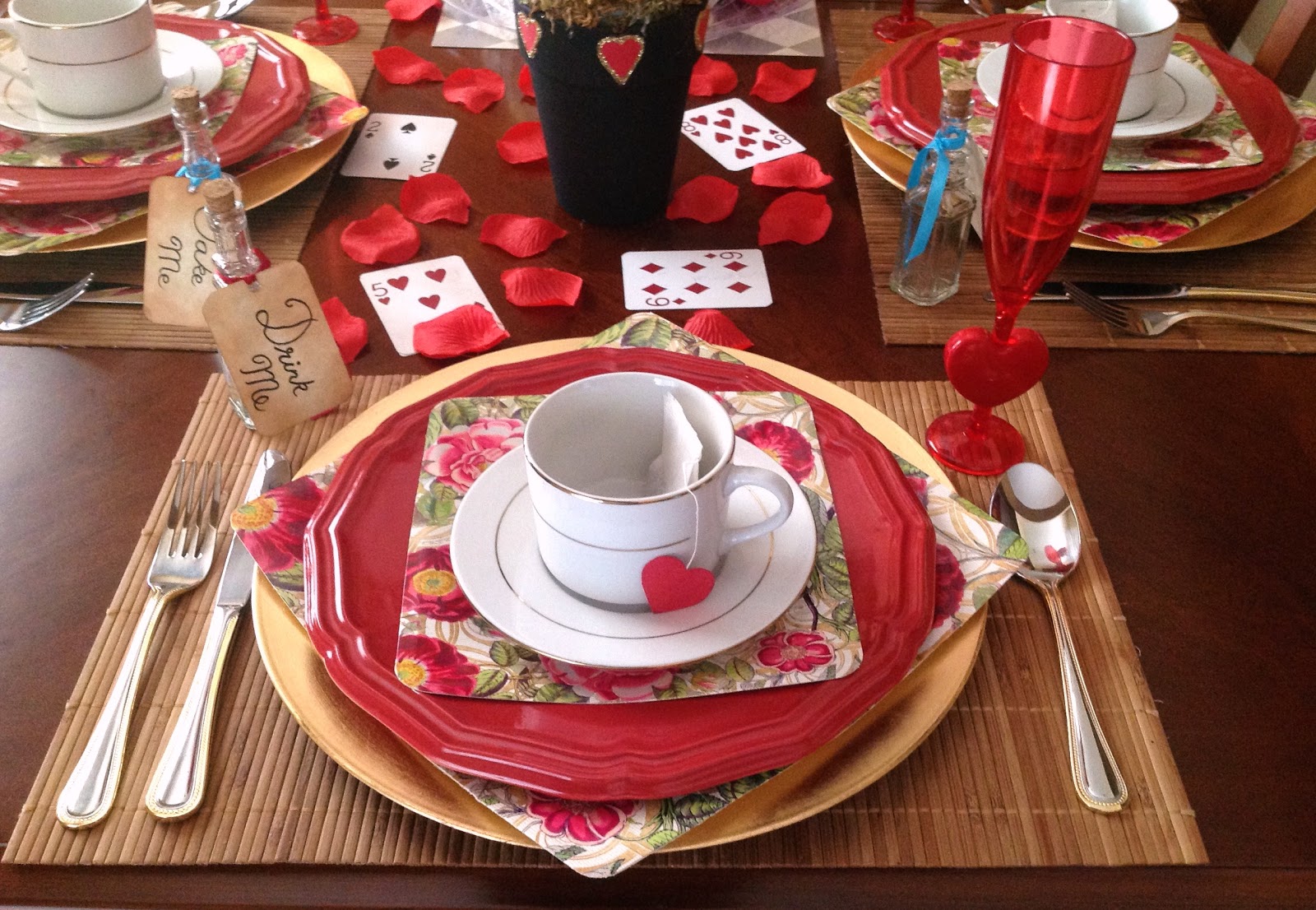 Craft Room Secrets: Alice in Wonderland's Red Queen Inspired Tablescape