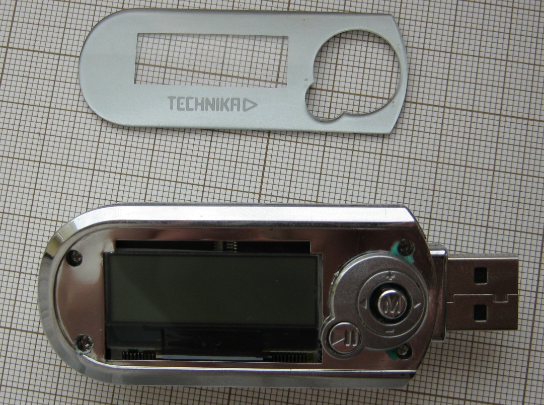 Common Emitter: Teardown: TECHNIKA 1GB mp3 player