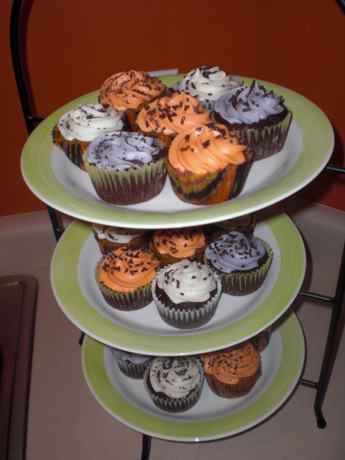 cami's cupcakes: .catching up with cami's cupcakes.