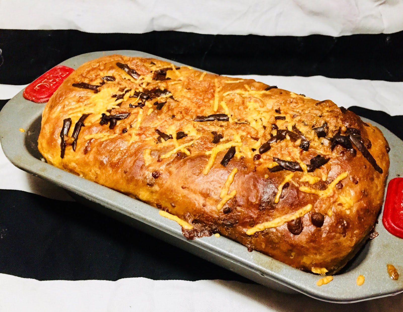 Ultimate Triple Cheese Bread