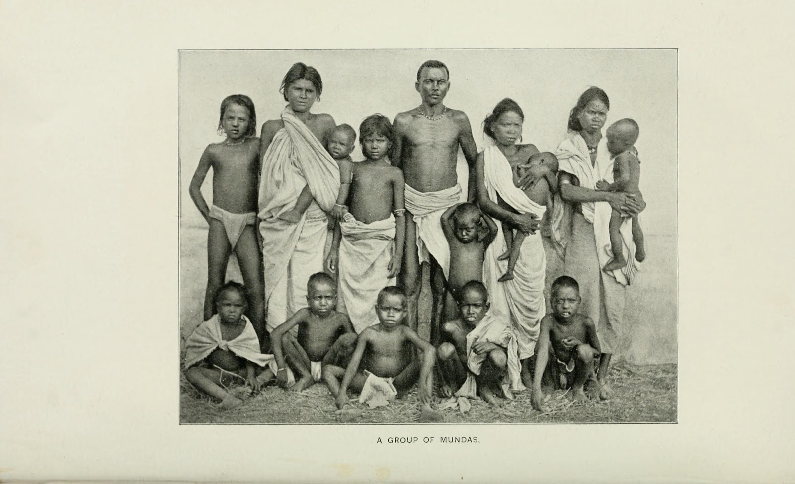 File:Group Photo of Mundas - Chota Nagpur 1903.jpg - Wikimedia Commons