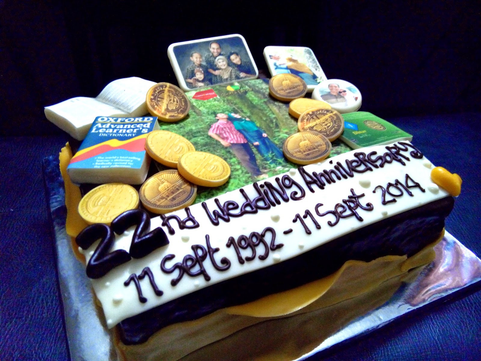 KUE ULANG TAHUN PERKAWINAN OWNER GERAI DINAR MALANG DAN TRANSBAHASA