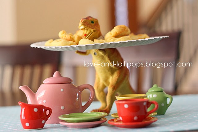 Love and Lollipops: Fun with Dinosaurs {A Dinosaur Tea Party}