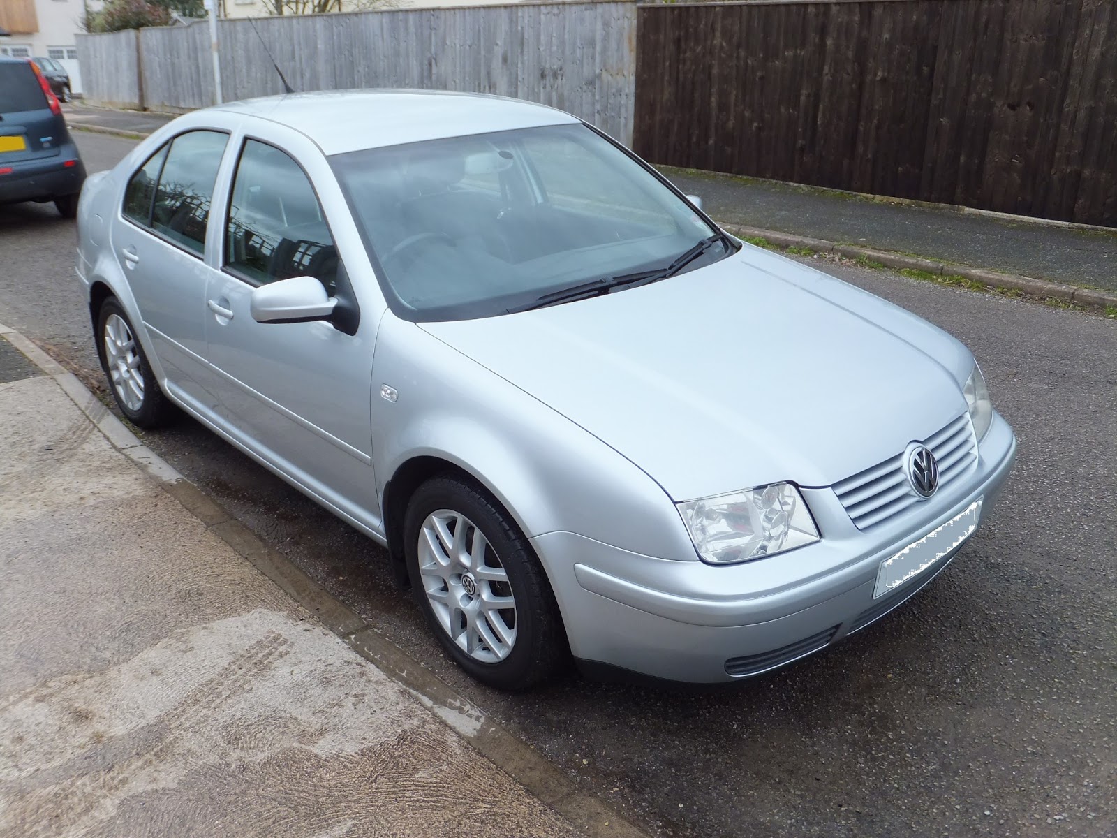 First Car Reviews: Volkswagen Bora Highline 1.9 130ps TDi