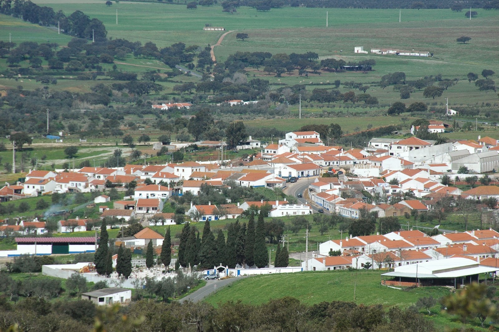 Vila de Colos: Presidente da Câmara Municipal Visita Freguesia de Colos