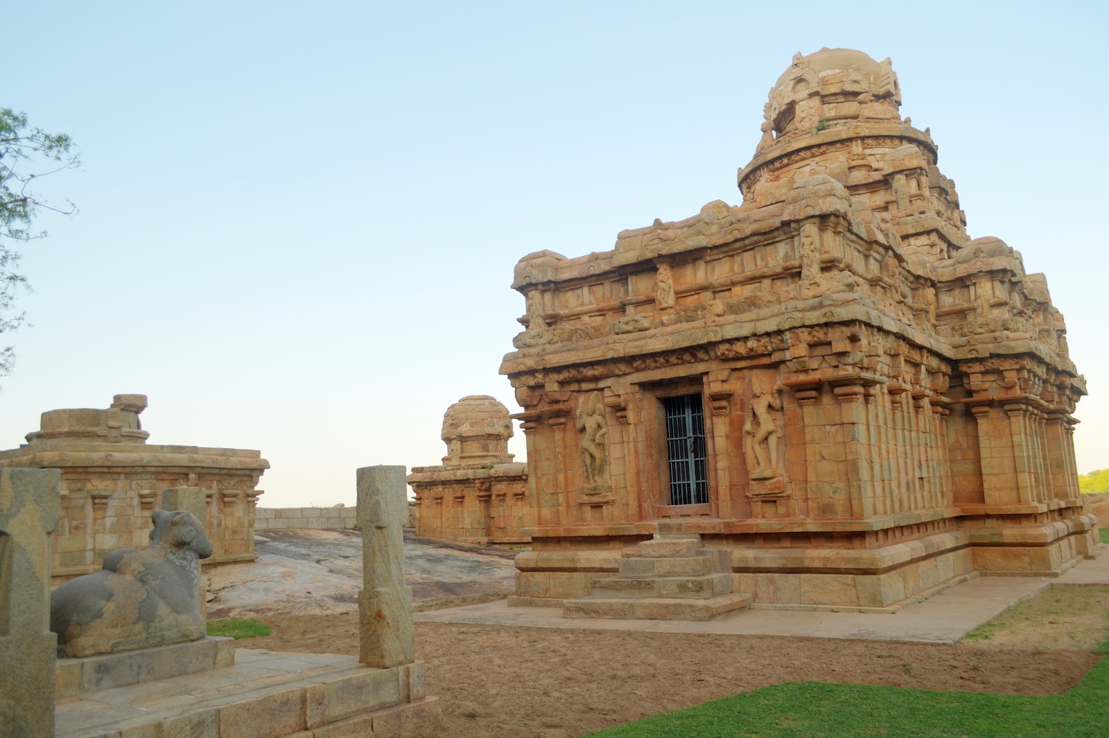 Tamilnadu Tourism: Vijayalaya Choleeswaram, Narthamalai