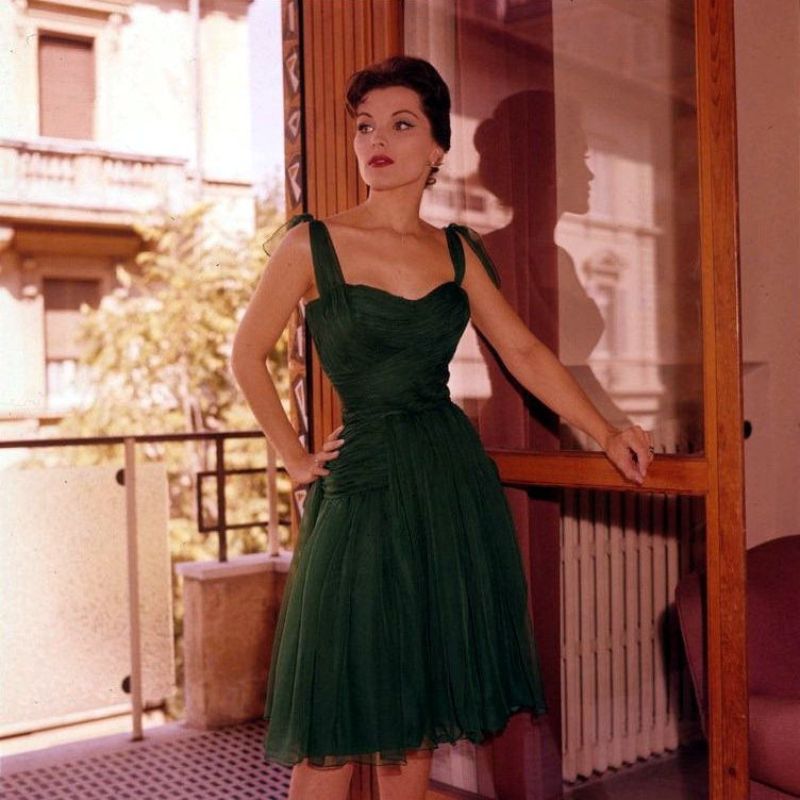 42 Glamorous Color Pics of Debra Paget in the Late 1940s and 1950s ...