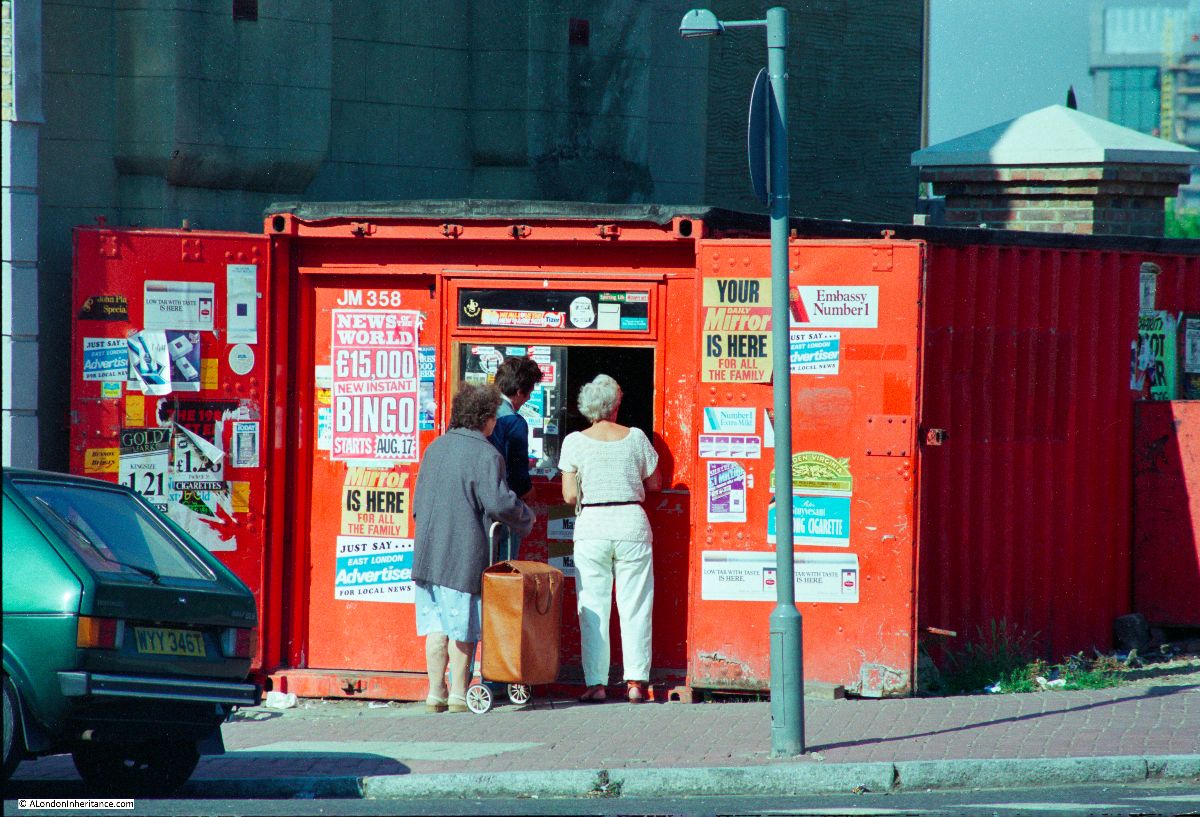 33 Fascinating Photographs That Show What London Shops Looked Like in ...