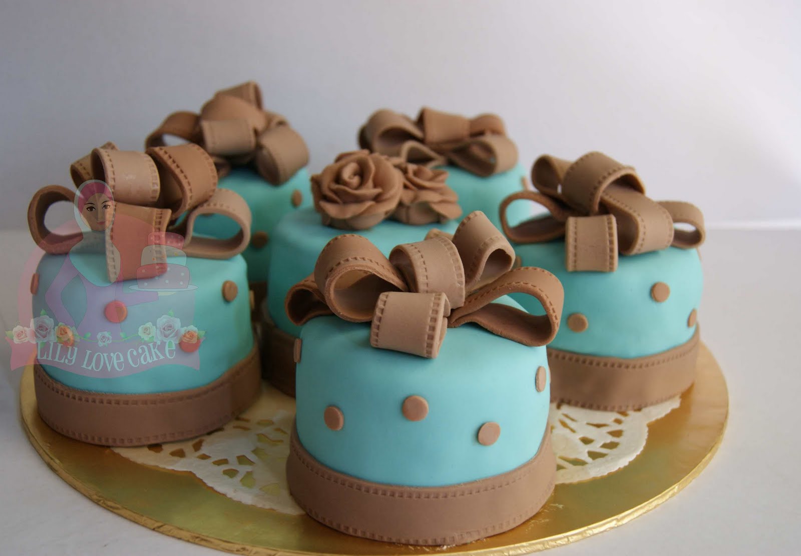 Mini Fondant Cake :~Lily Love Cake