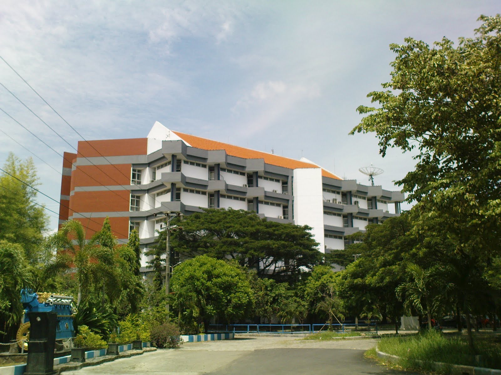 Coretannya BRILIANTA: Sekilas Tentang Kampus ITS Surabaya (Institut ...